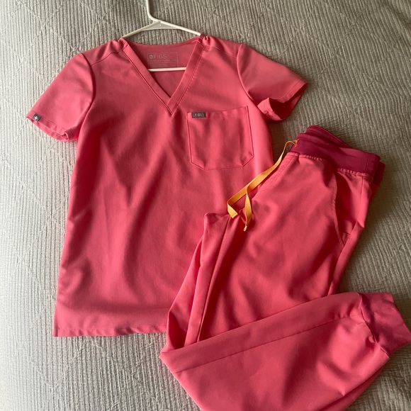 Figs | Tops | Figs Neon Pink Set | Poshmark